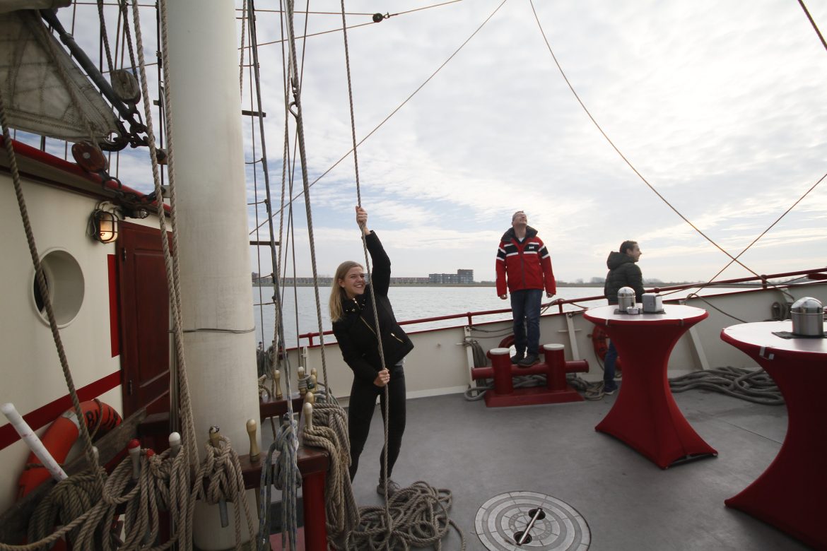 Zeilschip Bounty - De Sfeer van toen met het Comfort van Nu